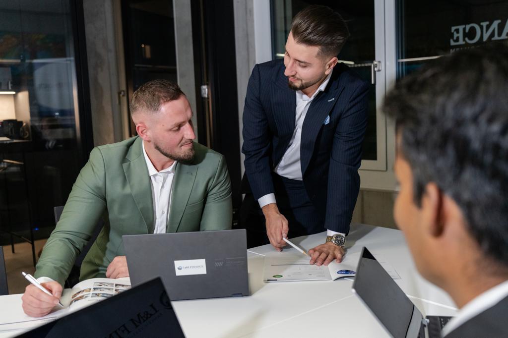 Über uns - LM Finance